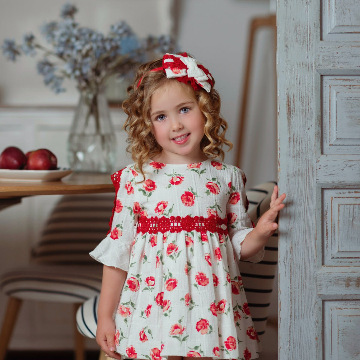 Miranda Beautiful dress with red floral print details. – MI LOVES